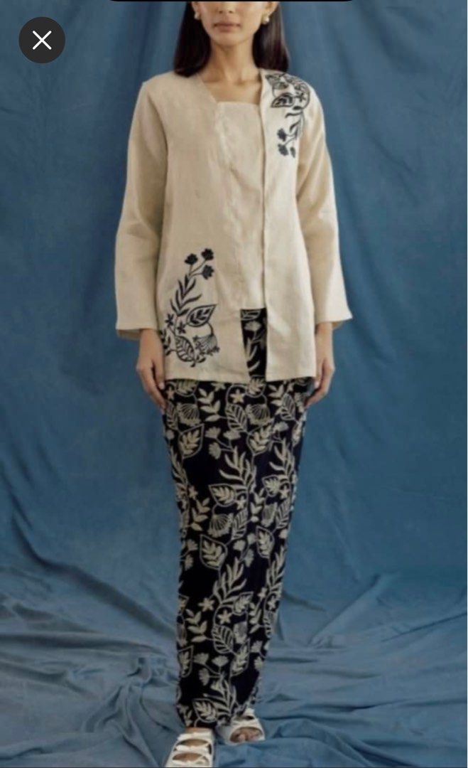 Nan Indah Natrah in Beige, Women's Fashion, Muslimah Fashion, Baju ...
