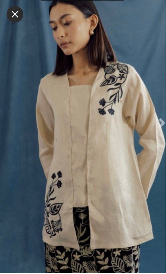 Nan Indah Natrah in Beige, Women's Fashion, Muslimah Fashion, Baju ...