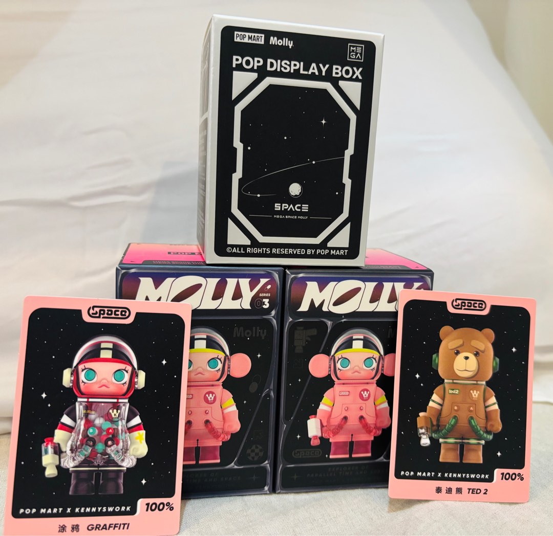 NEW 💯 POP MART Space Molly 3 Ted 2 and Graffiti FREE POP Display Case ...