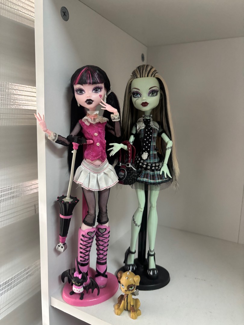 Og monster high frankie and draculaura 2010 doll variant (set), Hobbies ...