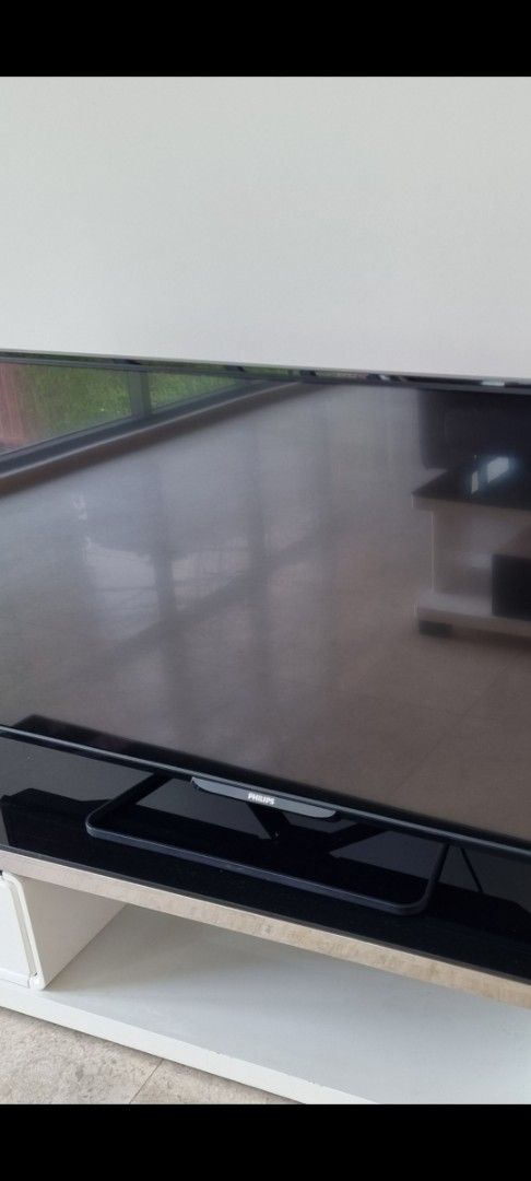 Philips TV - Unknown Model, TV & Home Appliances, TV & Entertainment ...