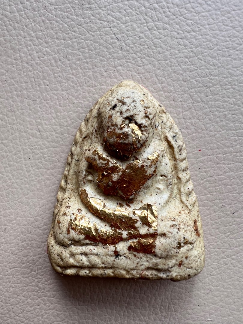 Phra Krut Thap Khao, Sukhothai style, Luang Pho To , powder material ...