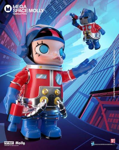 POP MART Mega Space Molly 400% Optimus Prime Figure, Hobbies & Toys ...