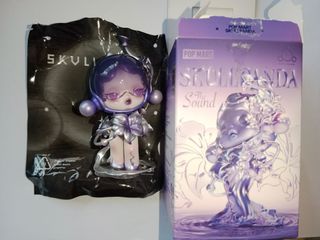 CLEARANCE SALE ! New but opened foil - Pop Mart SKULLPANDA Song of snow ...