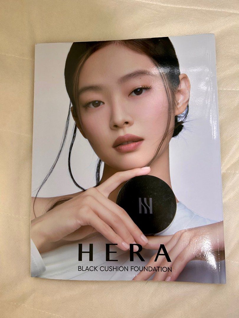Singles Korea magazine LE SSERAFIM, Hobbies & Toys, Books & Magazines ...