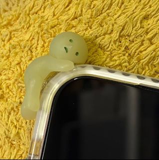 smiski little hugging phone hipper, Hobbies & Toys, Toys & Games on ...