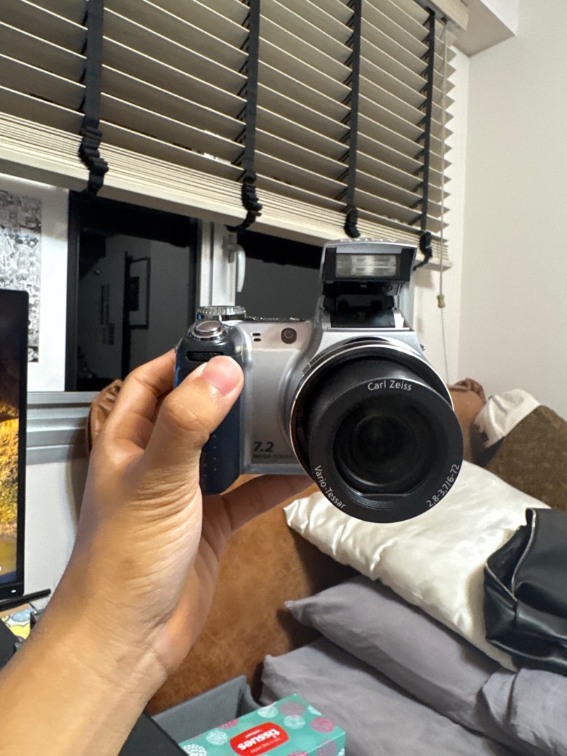 Sony Cyber-shot DSC-H5 Digital Camera, Photography, Cameras on Carousell