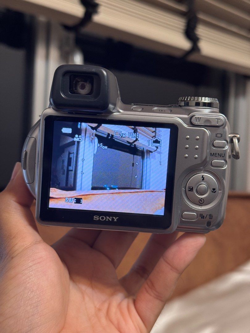 Sony Cyber-shot DSC-H5 Digital Camera, Photography, Cameras on Carousell