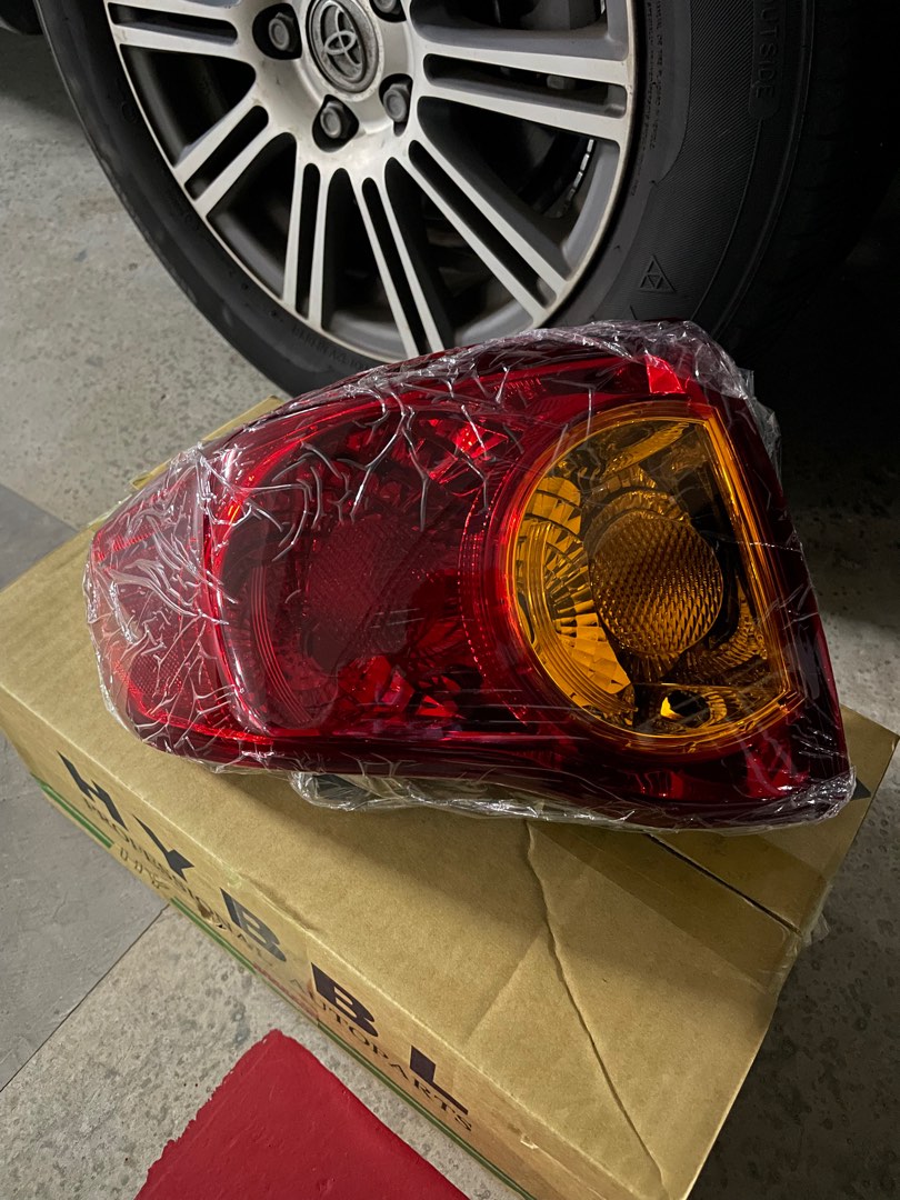 Toyota Corolla Altis ZZE141 2008 2009 rear tail light Left & Right ...