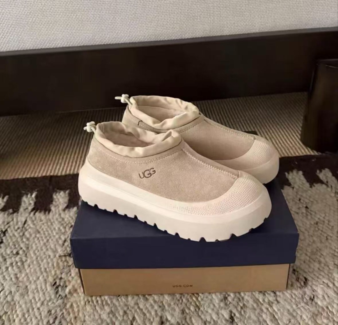 UGG Wool and cashmere inside the shoes Leather upper design - Casual ...