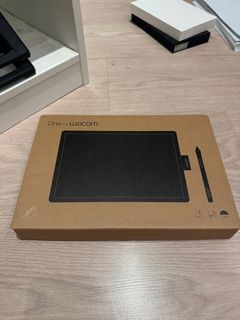 Wacom Intuos Drawing Tablet with Pen, Computers & Tech, Parts ...