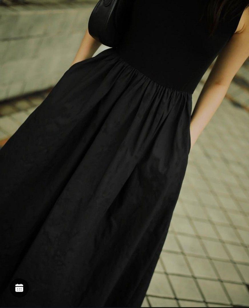 Arcade Dana Contrast Midi Dress, Women's Fashion, Dresses & Sets ...