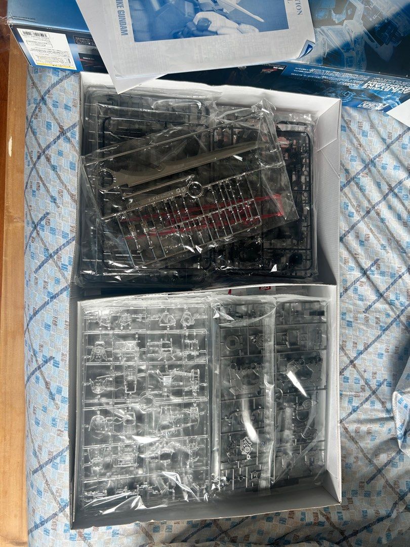 Bandai Perfect Grade 1/60 Strike Gundam + Skygrasper, Hobbies & Toys ...