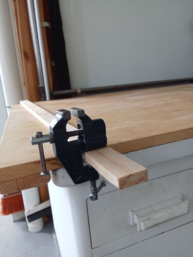 Bench Vise - Heavy Duty, Furniture & Home Living, Home Improvement ...