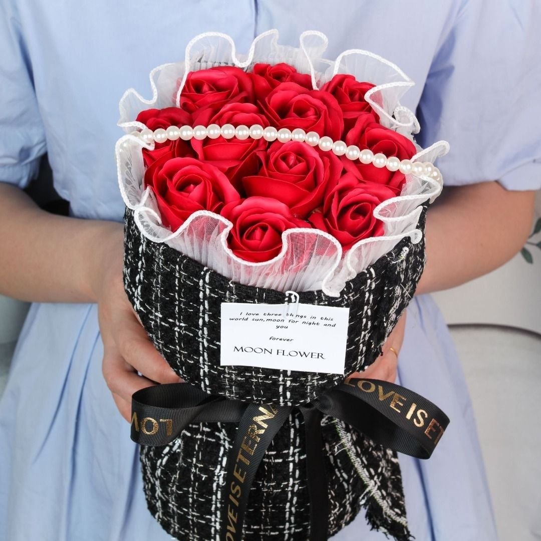 CLASSY TWEED (RED/BLACK) – FLOWER BOUQUET WITH 11 SOAP ROSES, CARRIER ...