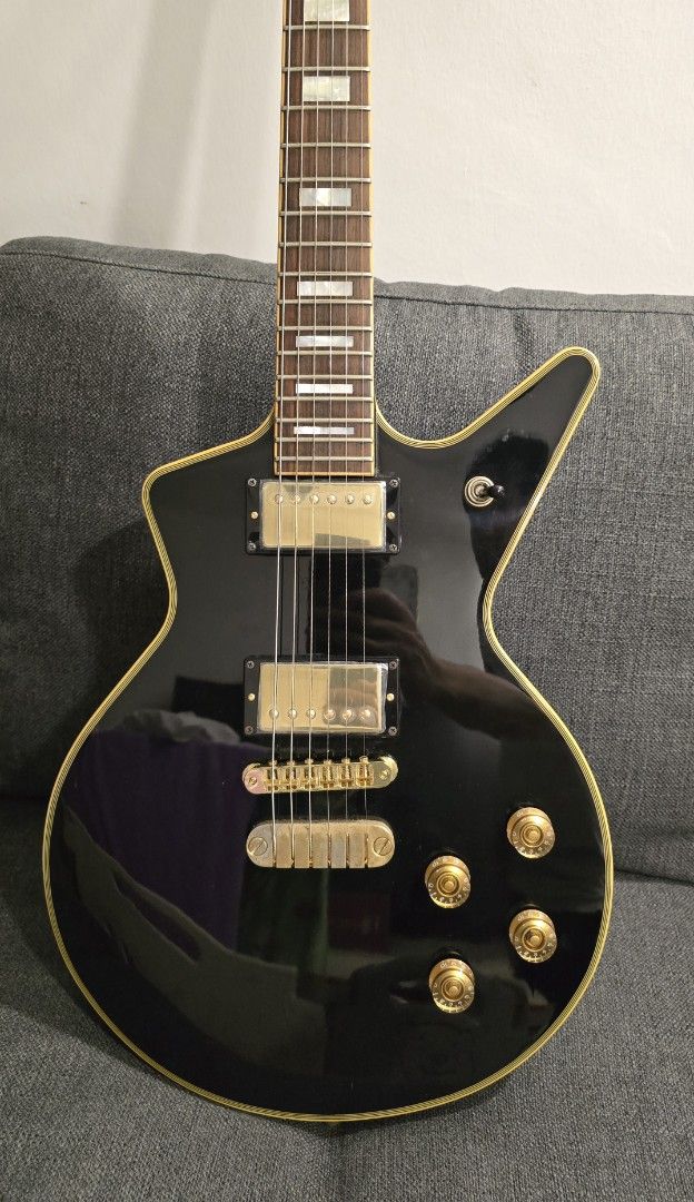 Dean Cadillac CADI 1980, Hobbies & Toys, Musical Instruments on Carousell