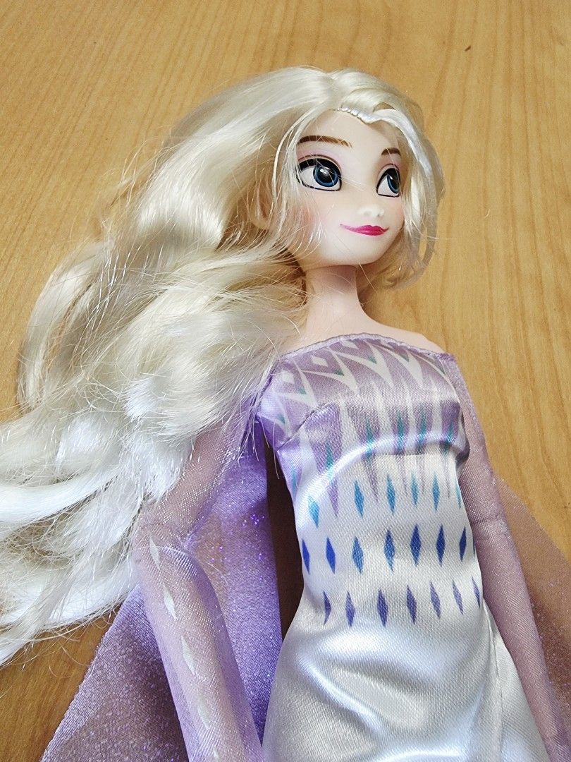 Disney Frozen Elsa Doll, Hobbies & Toys, Toys & Games on Carousell