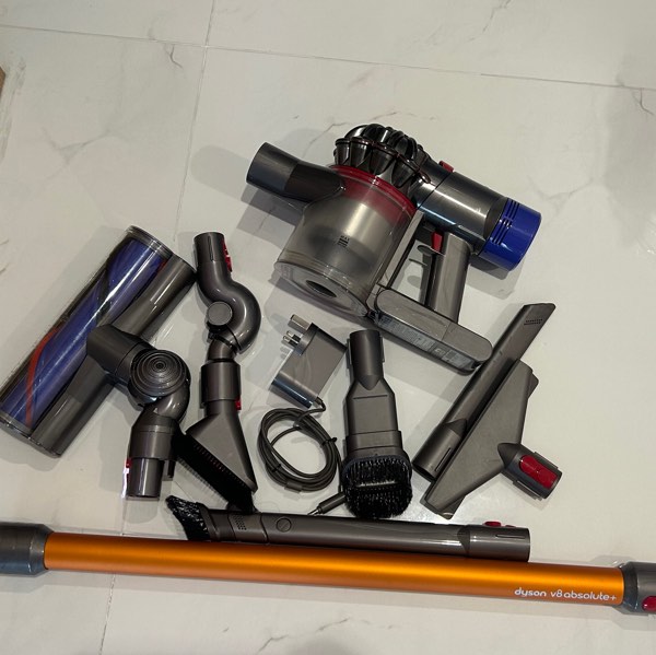 Dyson V8 Cordless Vacuum Cleaner - Complete Set, TV & Home Appliances ...