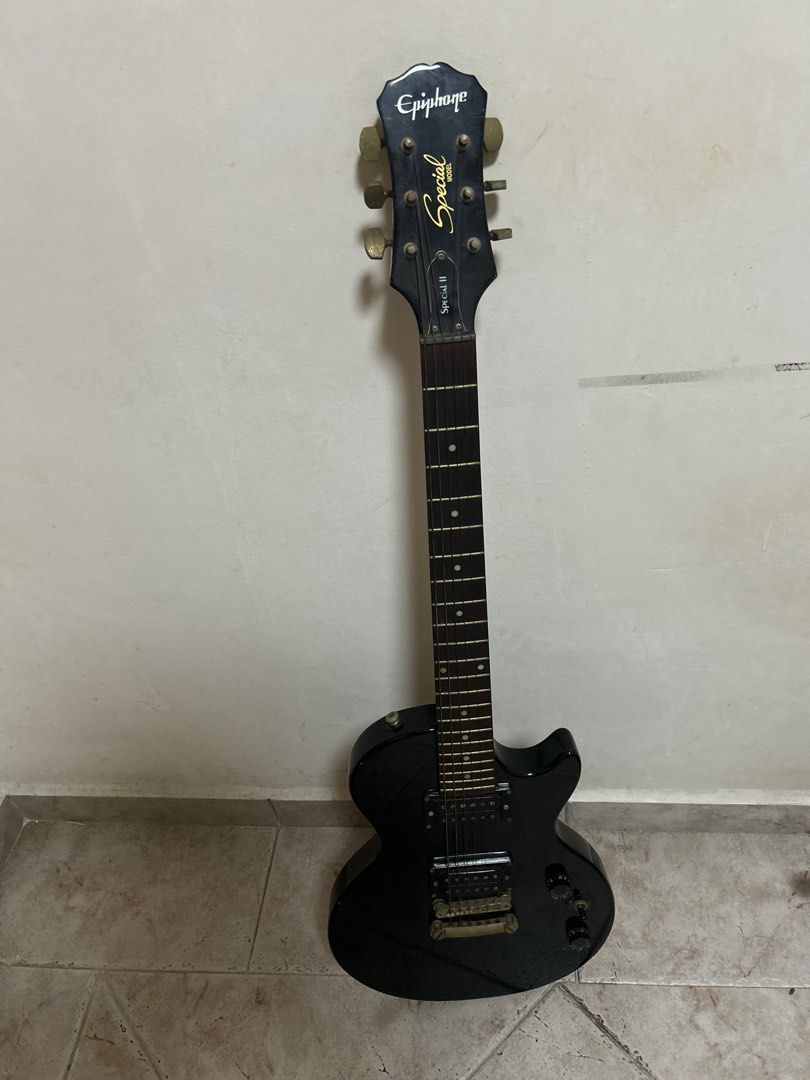 Epiphone les paul electric guitar, Hobbies & Toys, Musical Instruments ...