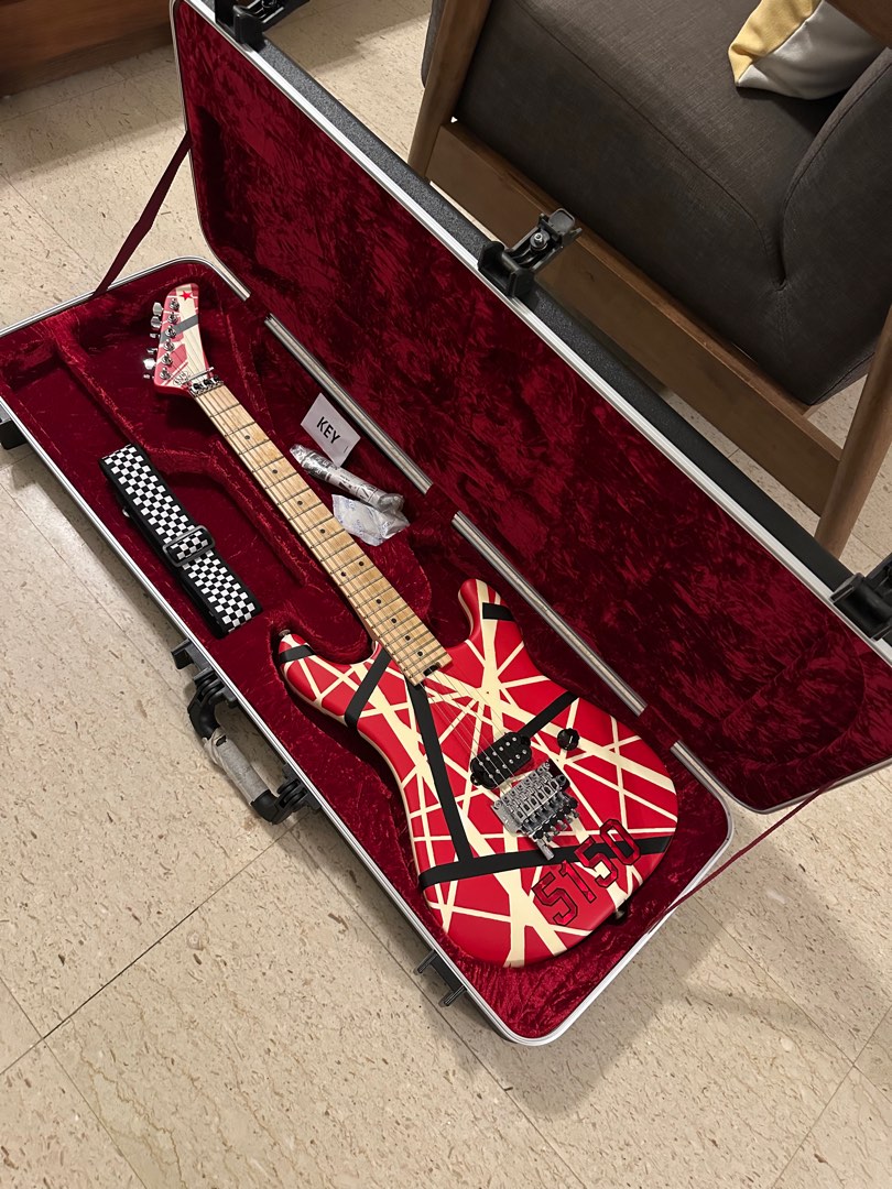 EVH Striped Series 5150 Electric Guitar with EVH Hard case, Hobbies ...
