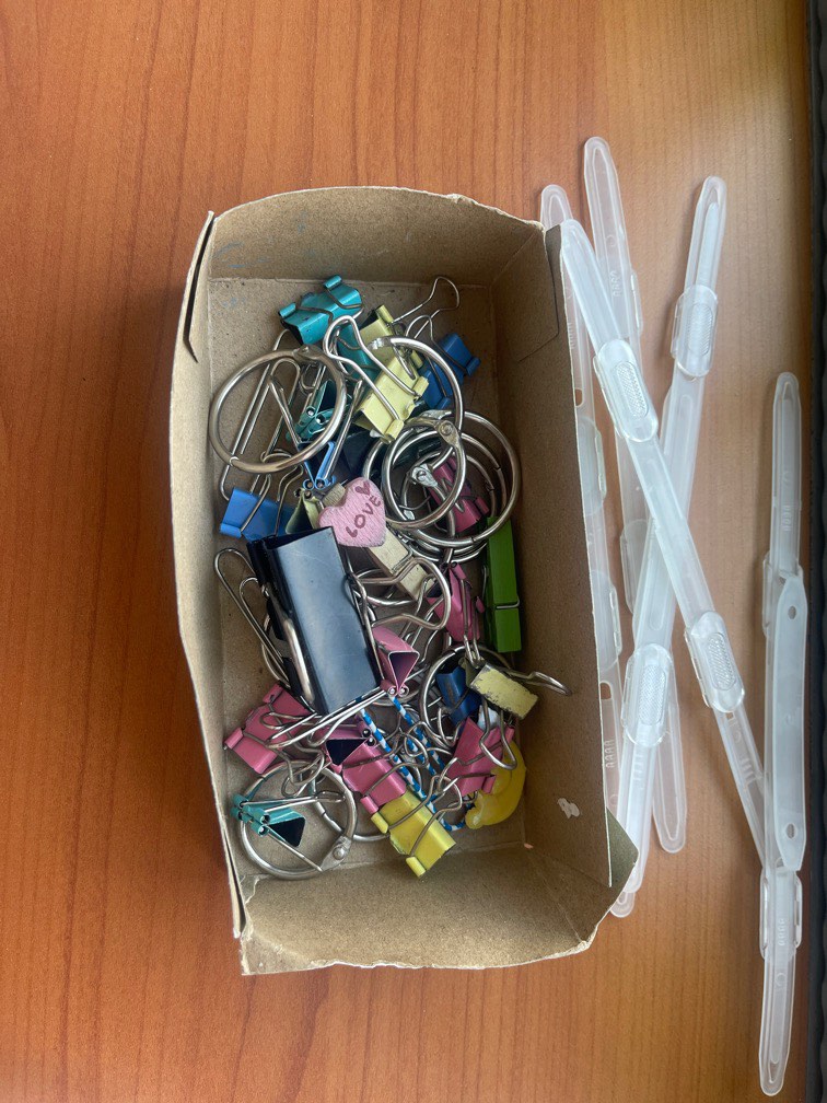 Fasteners and paper clips and rings, Hobbies & Toys, Stationery & Craft ...