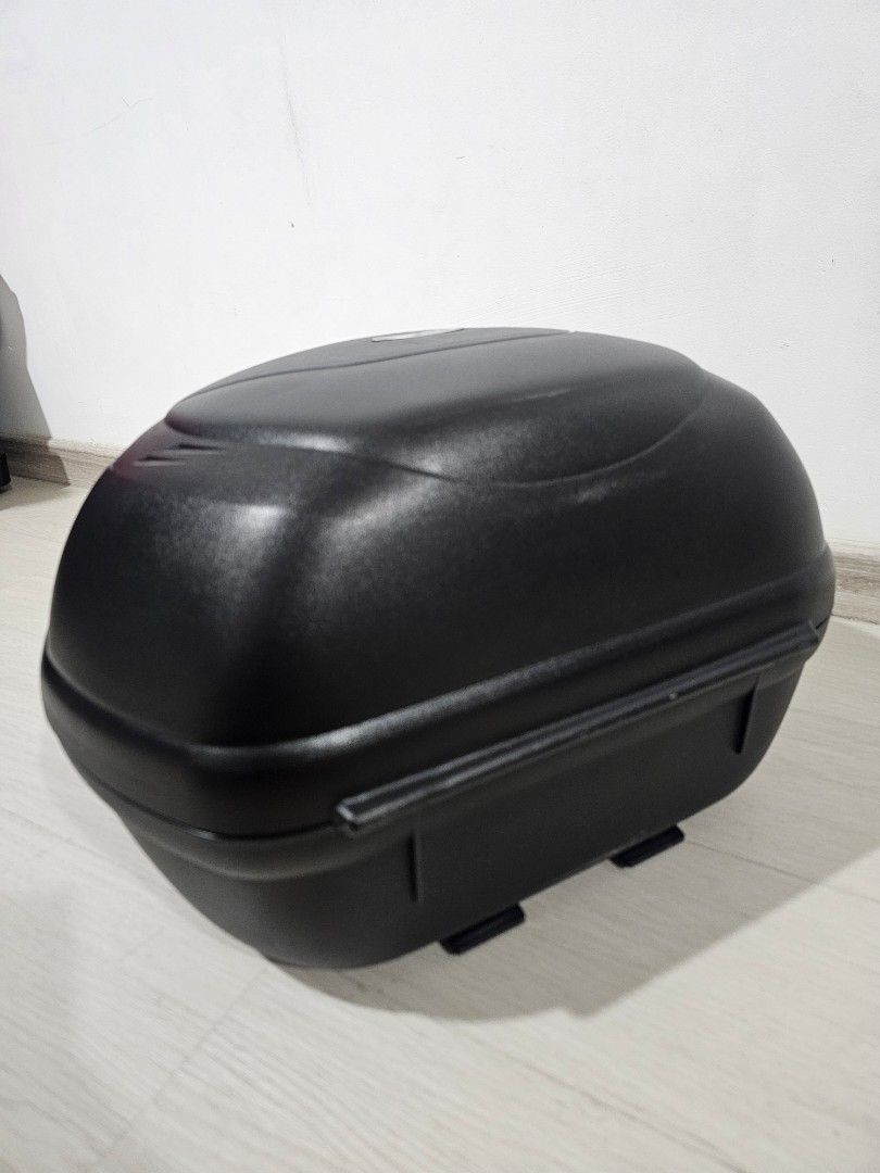 Givei box E35liter., Motorcycles, Motorcycle Accessories on Carousell