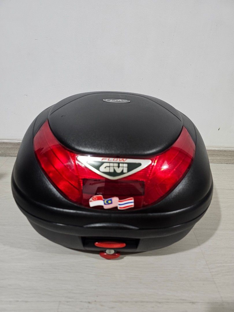 Givei box E35liter., Motorcycles, Motorcycle Accessories on Carousell