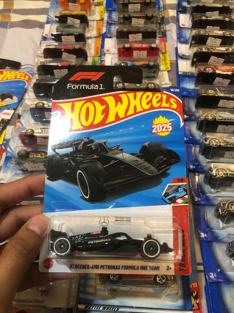 Hot Wheels Mercedes-AMG Petronas Formula One Team, Hobbies & Toys, Toys ...