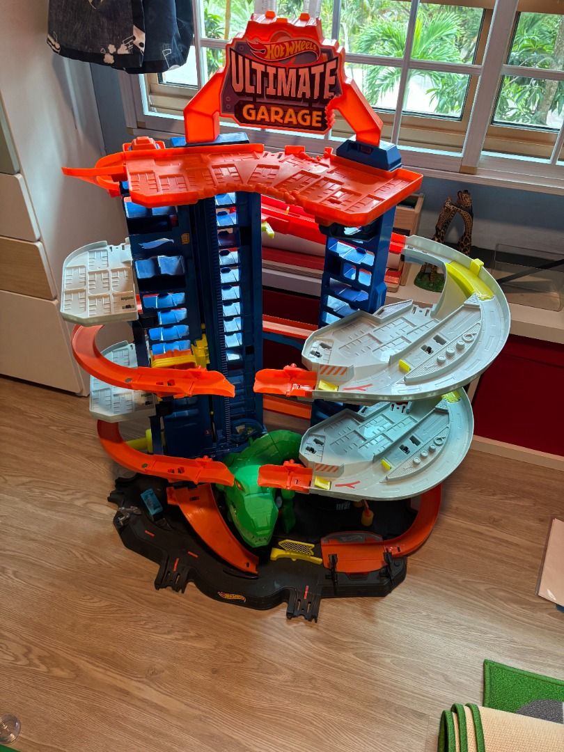 Hot Wheels Ultimate Garage Playset, Hobbies & Toys, Toys & Games on ...