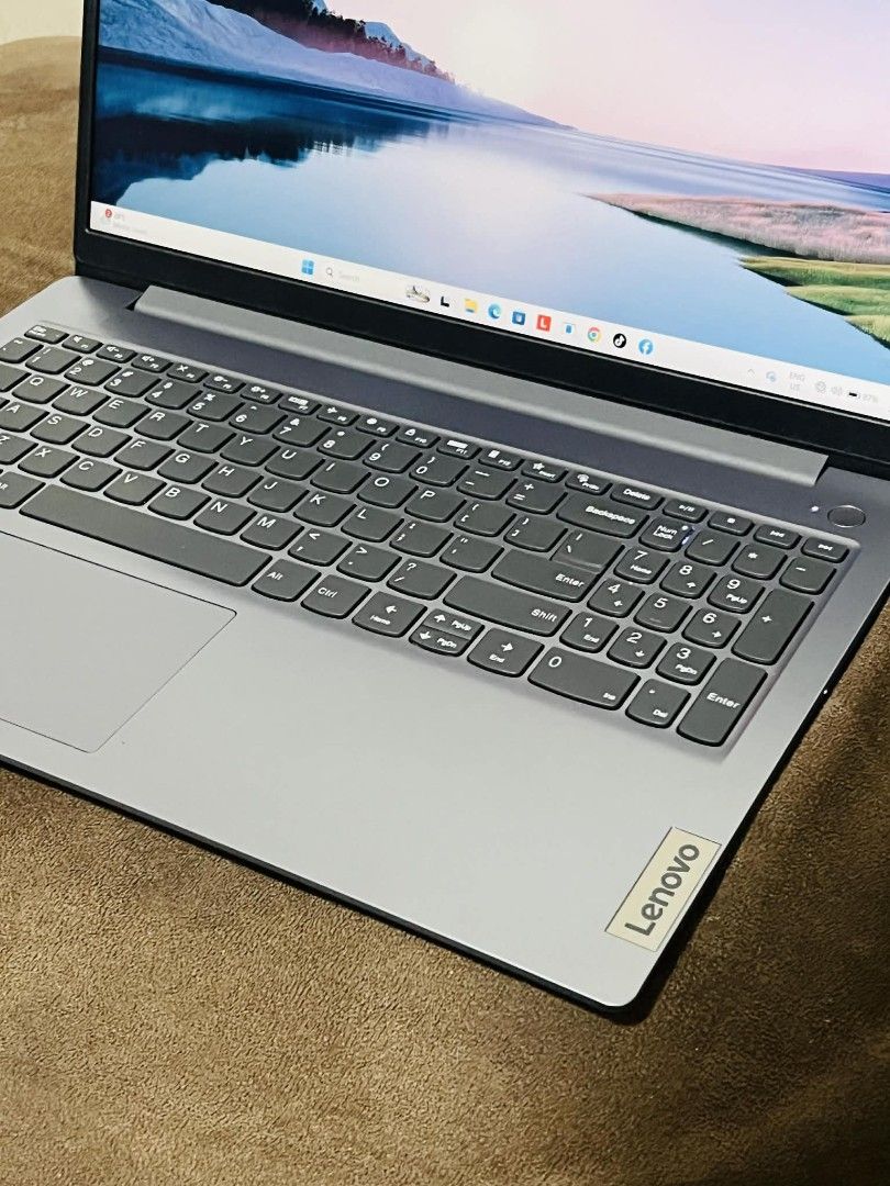 Lenovo IdeaPad Slim 3 Ryzen 7 5825U 16GB RAM AMD Radeon (TM) Graphics ...