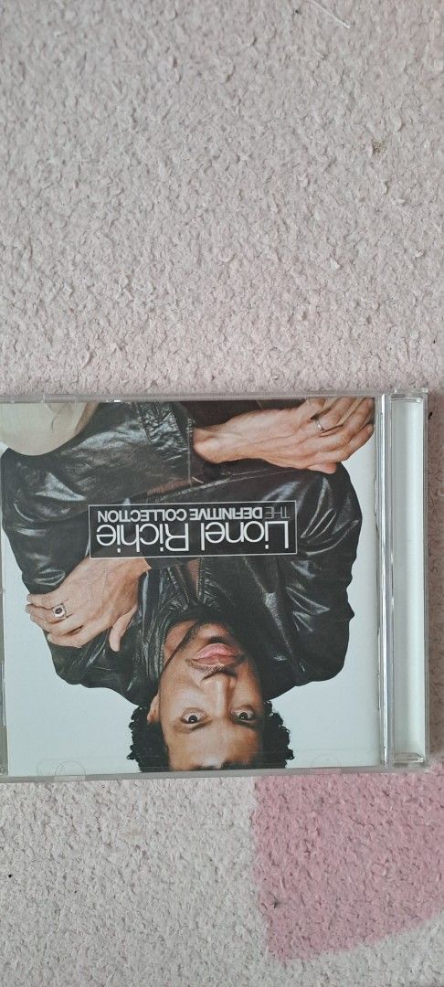 Lionel Richie - The Definitive Collection CD, Hobbies & Toys, Music ...