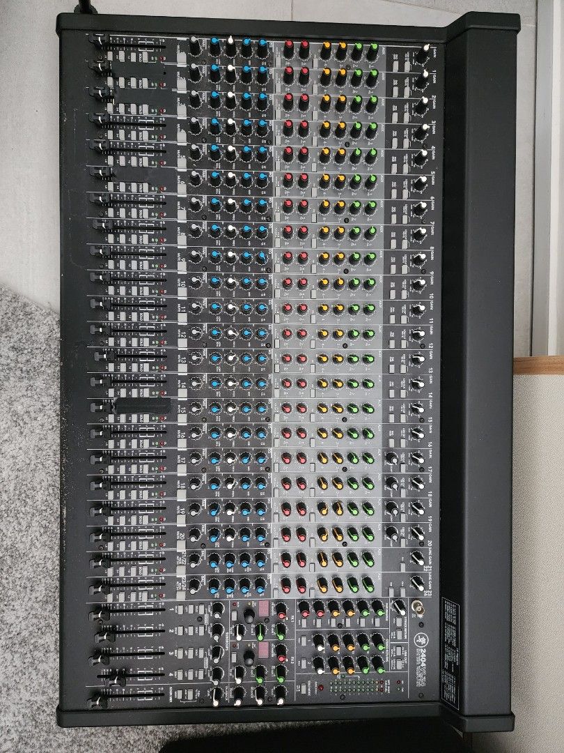 Mackie 2404VLZ4 24-Channel Mixer, Audio, Other Audio Equipment on Carousell