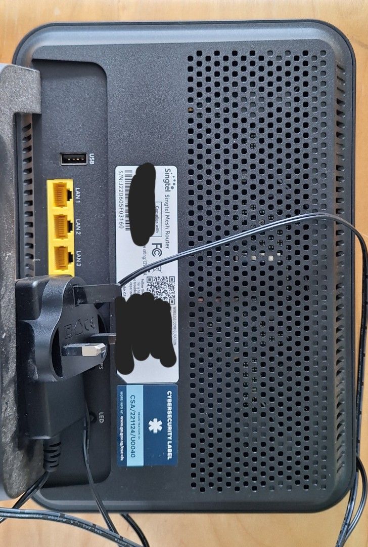 Singtel WiFi Router (only 5 GHz working), Computers & Tech, Parts ...