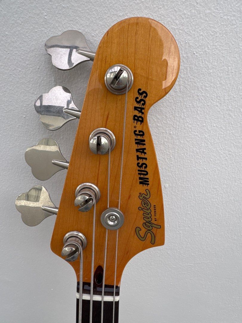 Squier mustang bass (Short-scale), Hobbies & Toys, Musical Instruments ...