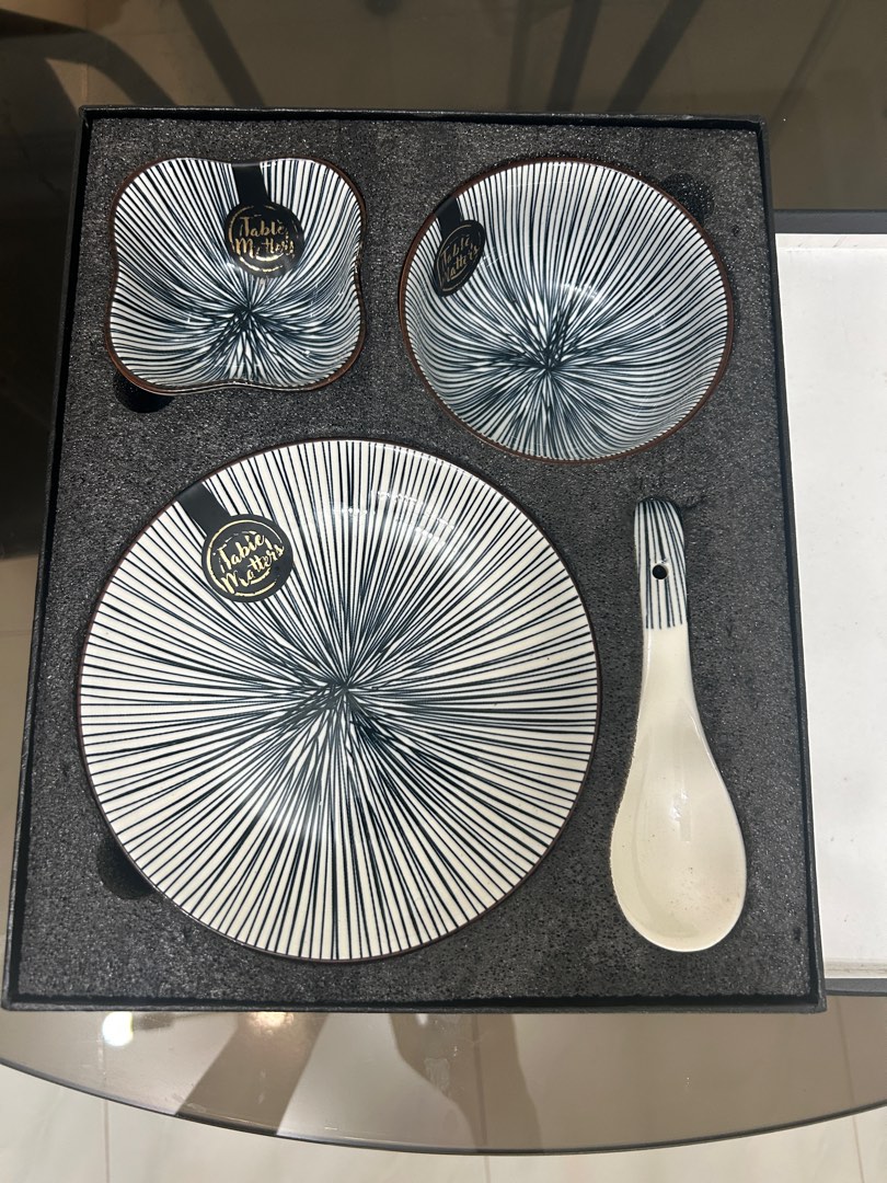Table Matters Dinnerware Set, Furniture & Home Living, Kitchenware ...