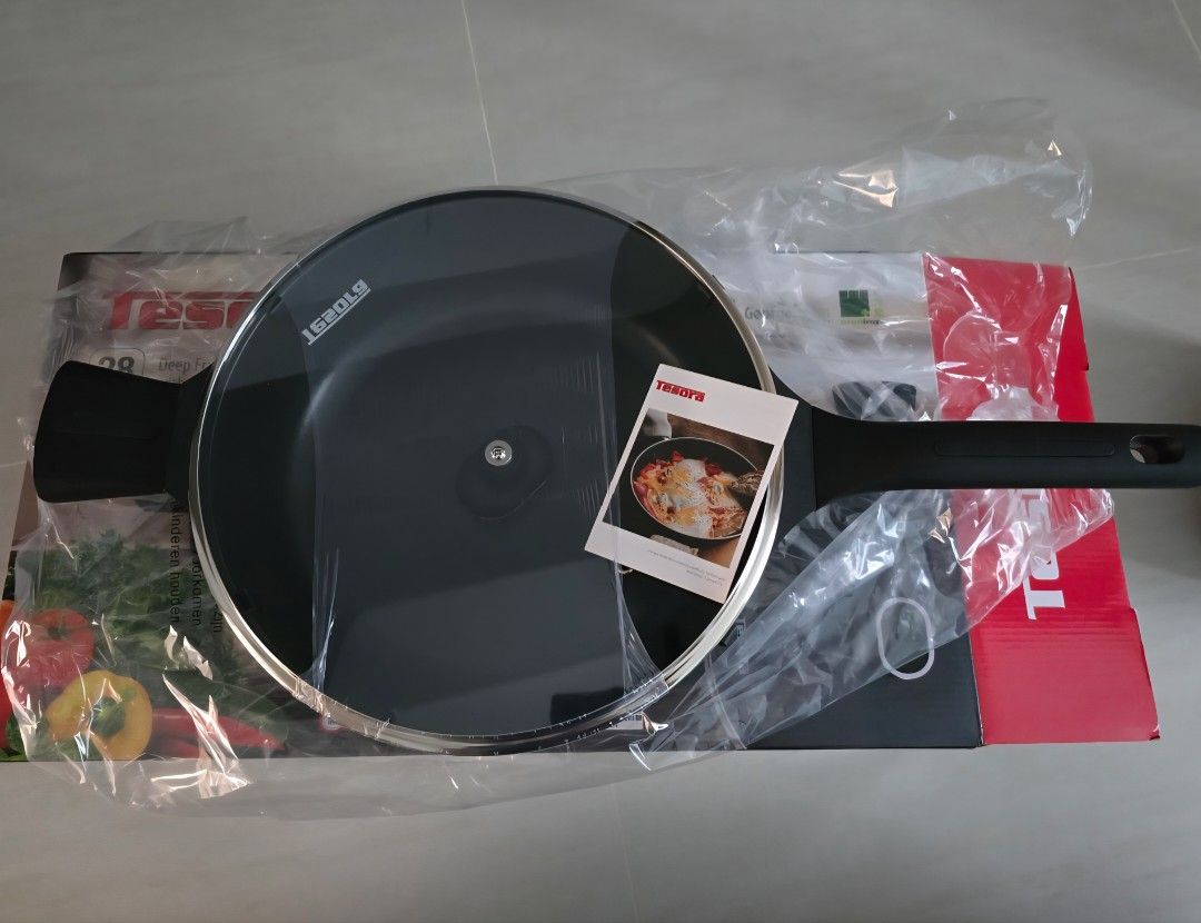 Tesora 28cm Deep Fry Pan with Glass Lid, Furniture & Home Living ...