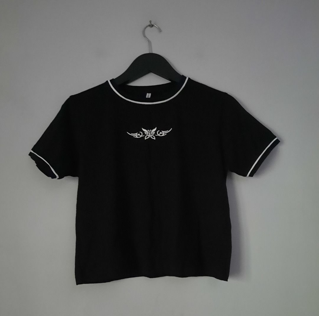 T-Shirt Hitam Colorbox, Fesyen Wanita, Pakaian Wanita, Atasan di Carousell