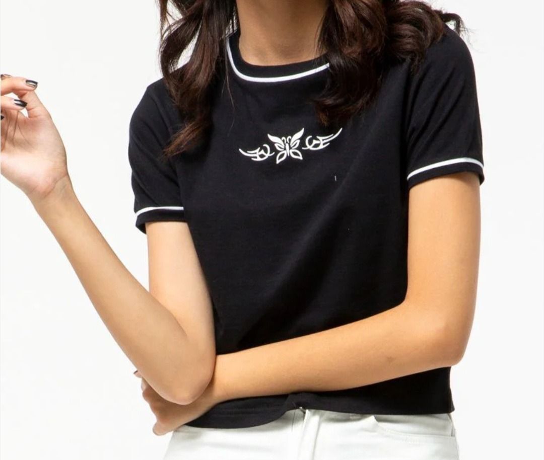 T-Shirt Hitam Colorbox, Fesyen Wanita, Pakaian Wanita, Atasan di Carousell