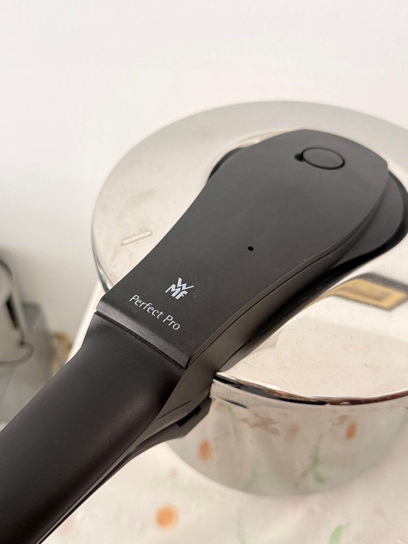 WMF Perfect Pro Pressure Cooker, TV & Home Appliances, Kitchen ...