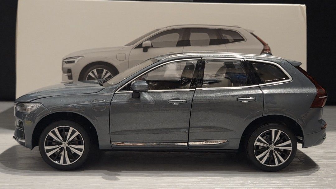 1:18 Volvo Xc60 T8 Recharge dealer model (grey), Hobbies & Toys, Toys ...