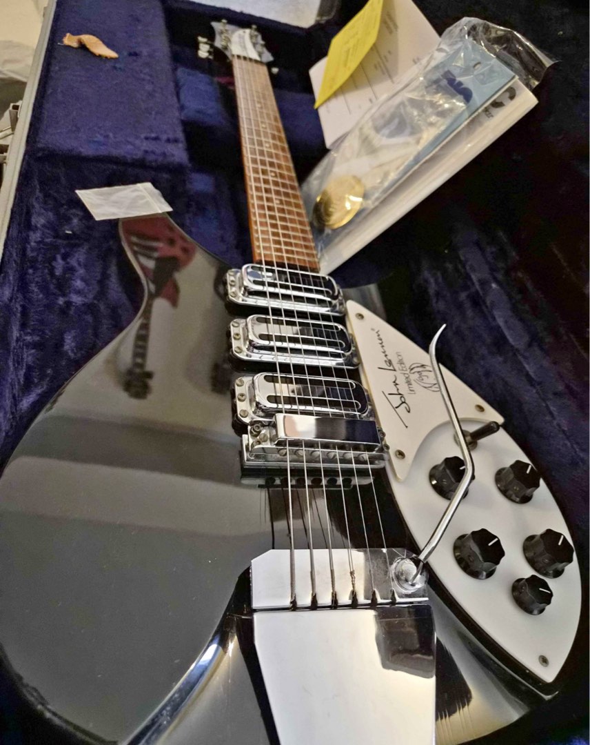 1992 Rickenbacker / 325 John Lennon Limited Edition, Hobbies & Toys ...