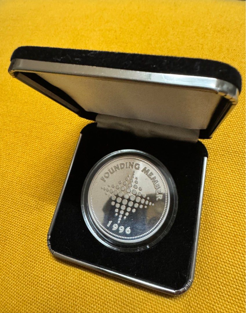 1996 DuPont Dow Elastomers Founding Member 1oz pure 999 silver, Hobbies ...