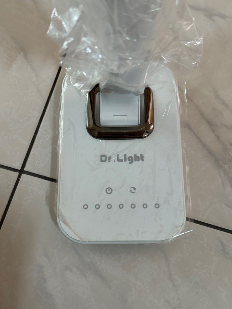檯燈 dr.light LED檯燈, 家具及居家用品, 燈飾及風扇, 燈飾在旋轉拍賣