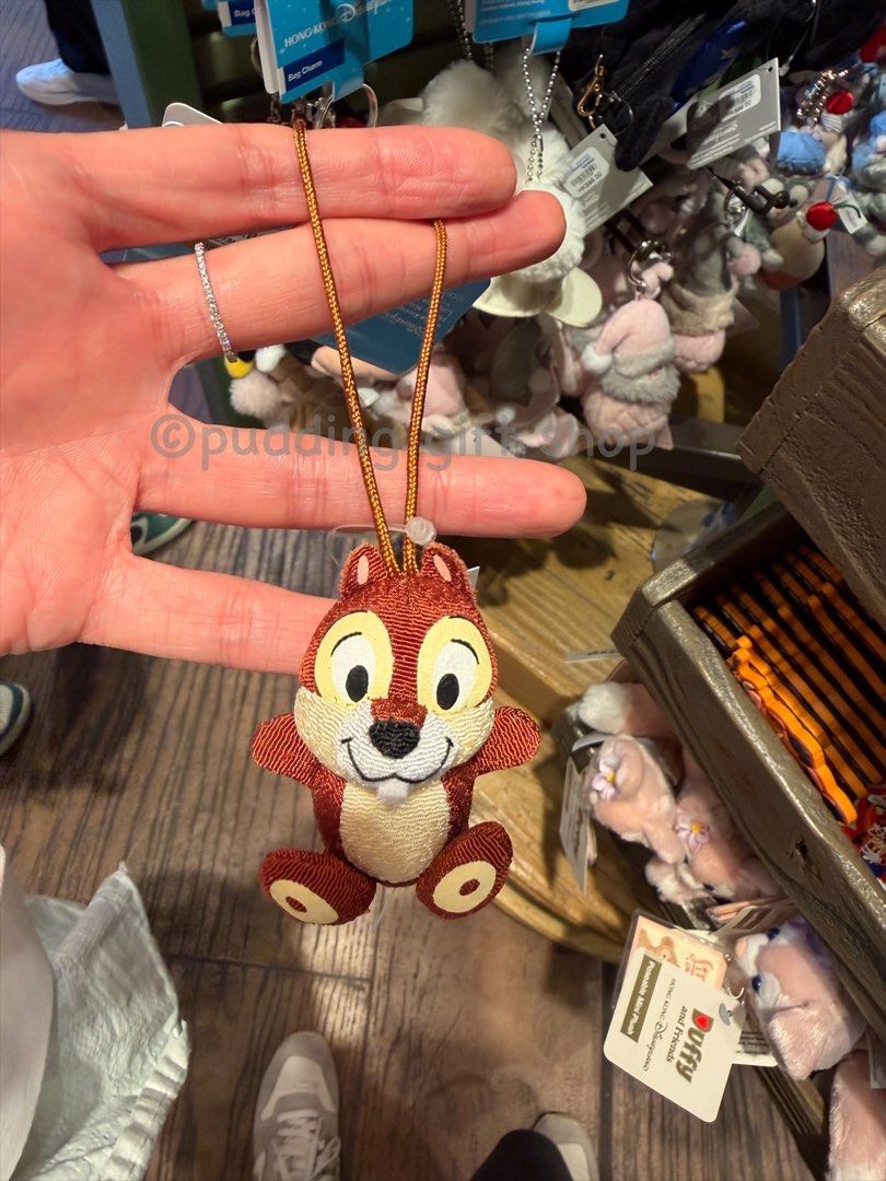 (代購) HK Disney Chip Chip 迷你掛飾, 興趣及遊戲, 玩具 & 遊戲類 - Carousell