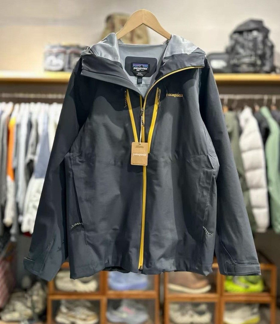 🍔 Patagonia Triolet GTX Rain Jacket, Grey, Men's Fashion, Coats ...