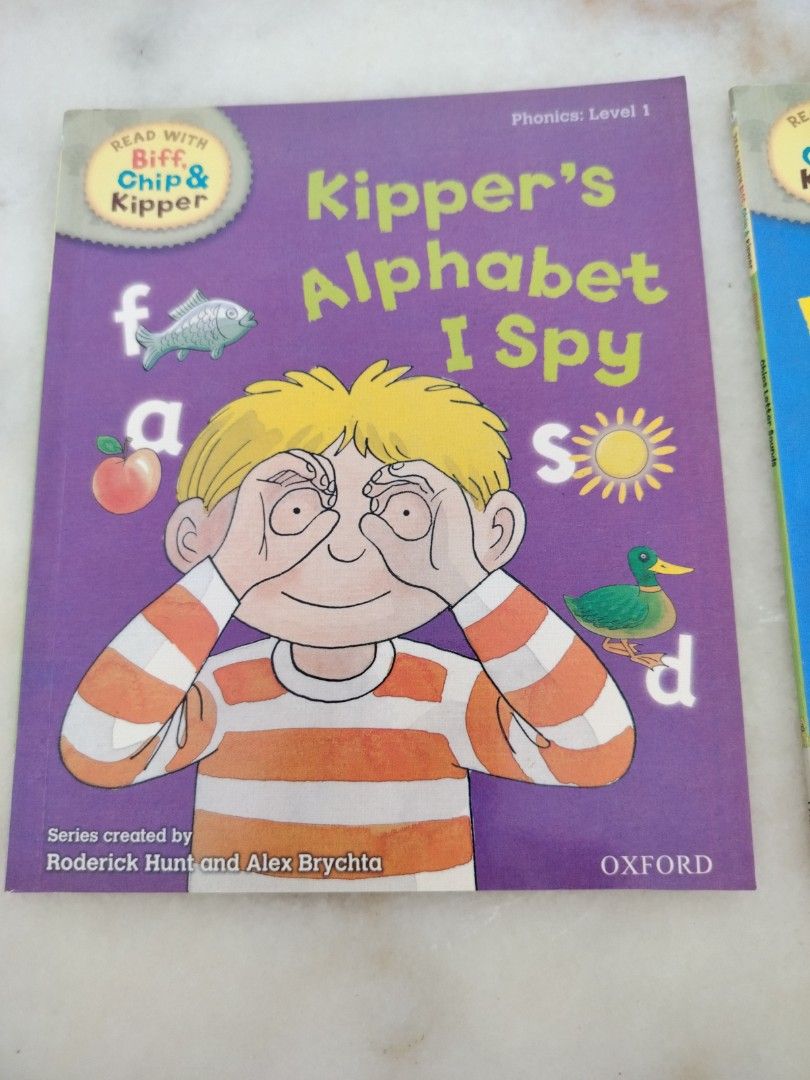 Biff, Chip & Kipper Phonics Level 1 Books, Hobbies & Toys, Books ...
