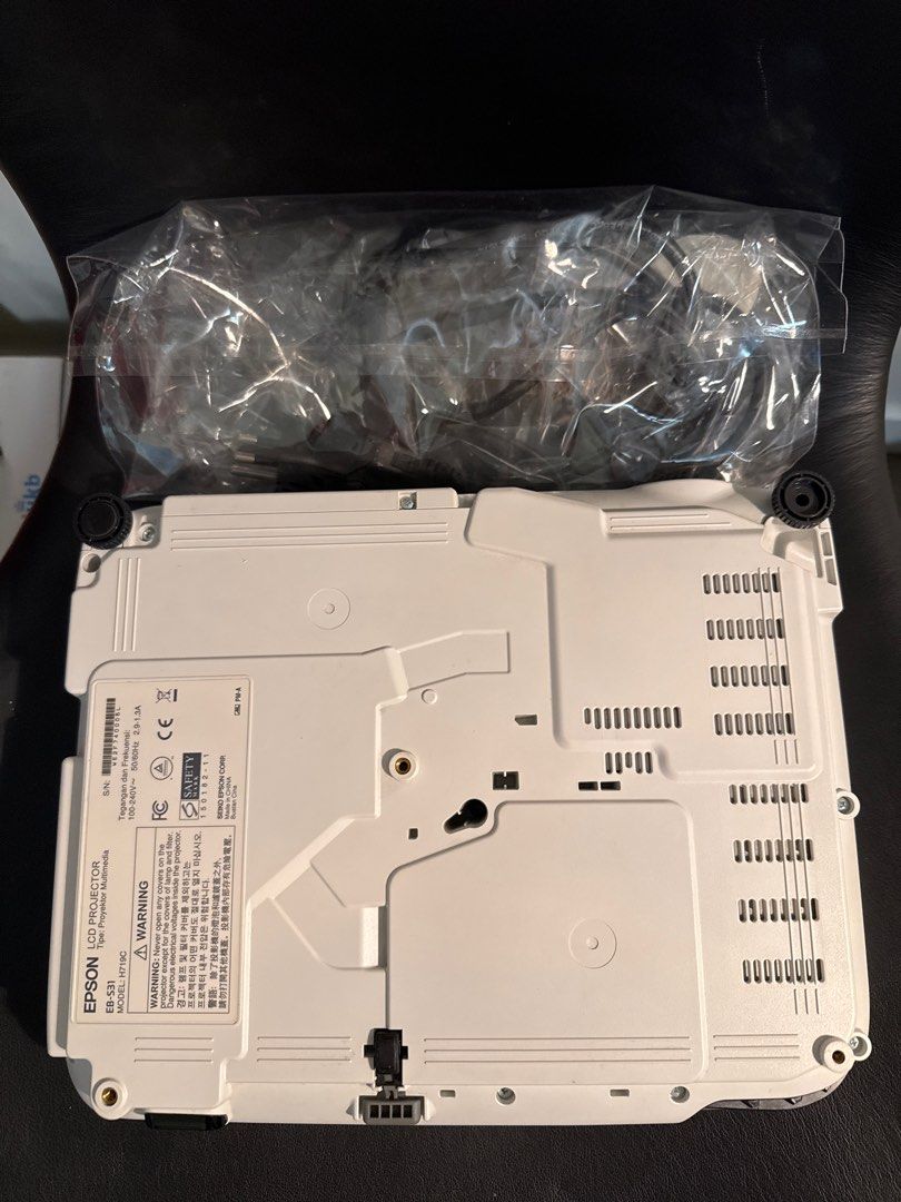 Epson EB-S31 LCD Projector 投影機, 家庭電器, 電視 & 其他娛樂, 投影機 - Carousell