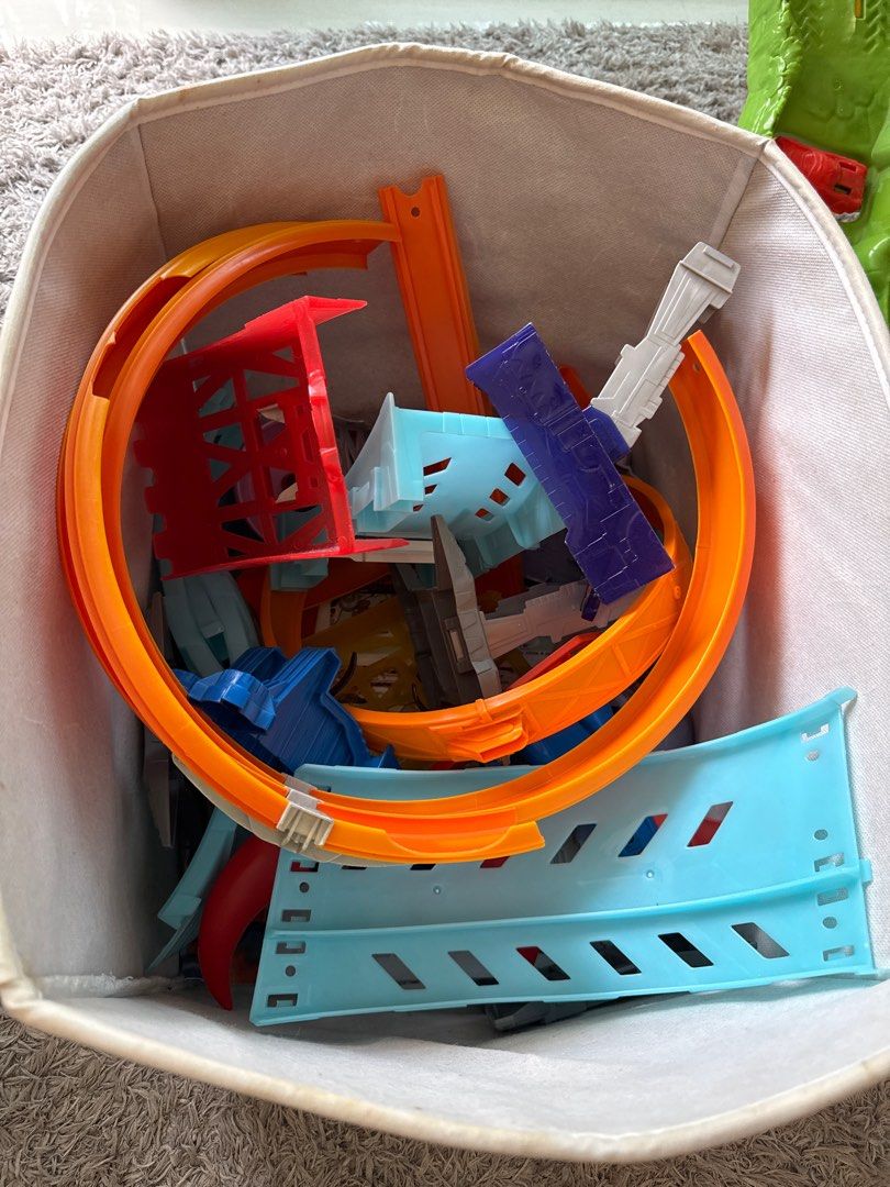 FREE Hot Wheels Monster Trucks Track sets parts, Hobbies & Toys, Toys ...