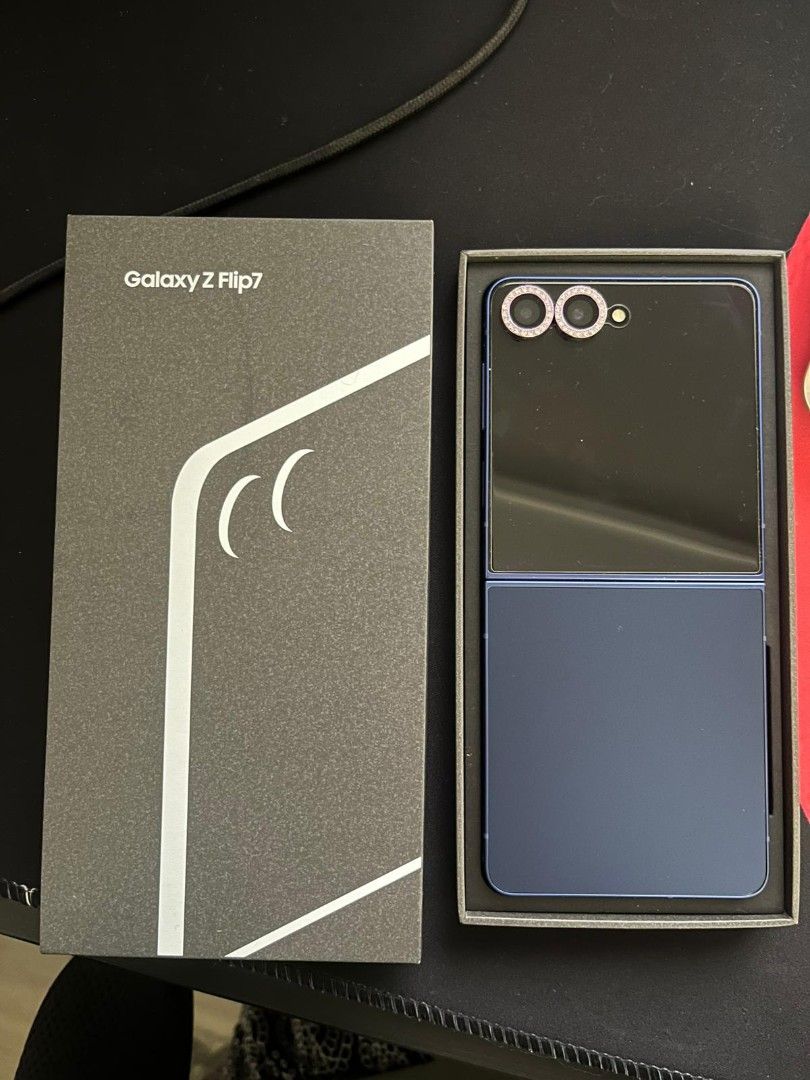 Galaxy Z Flip 7 Blue Shadow 256GB, Mobile Phones & Gadgets, Mobile ...