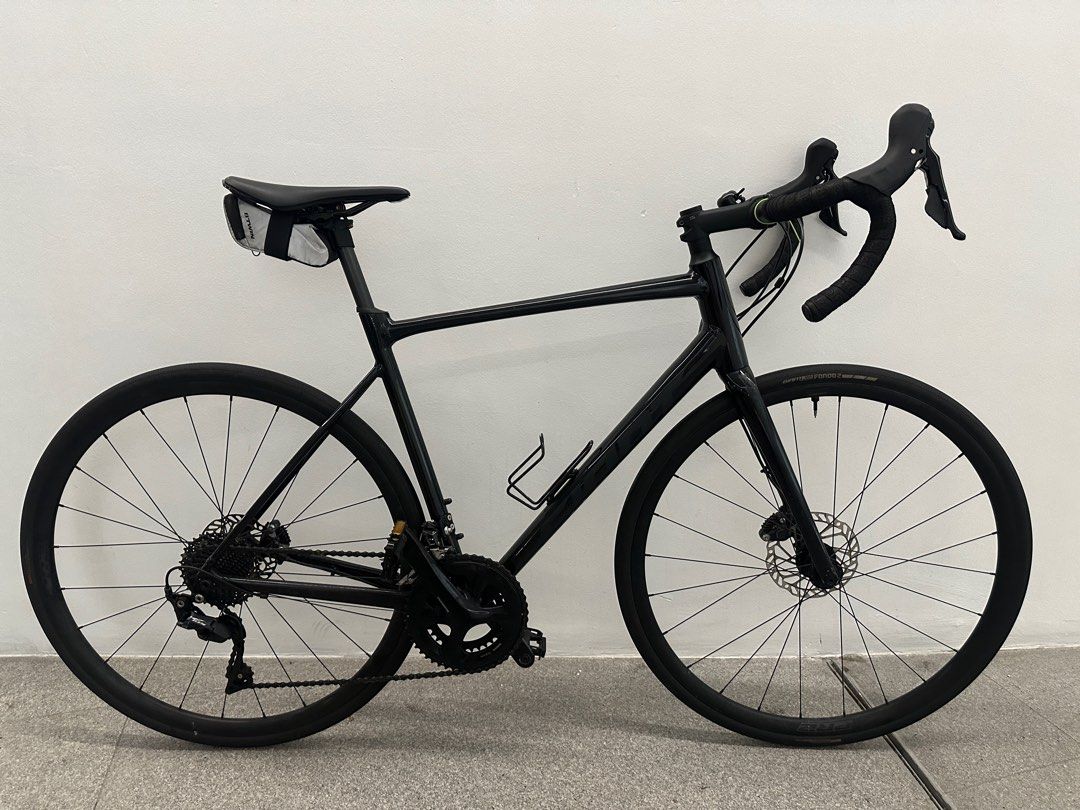 Giant Contend Road Bike - Shimano 105 Groupset, Sports Equipment, Bicycles & Parts, Bicycles on ...